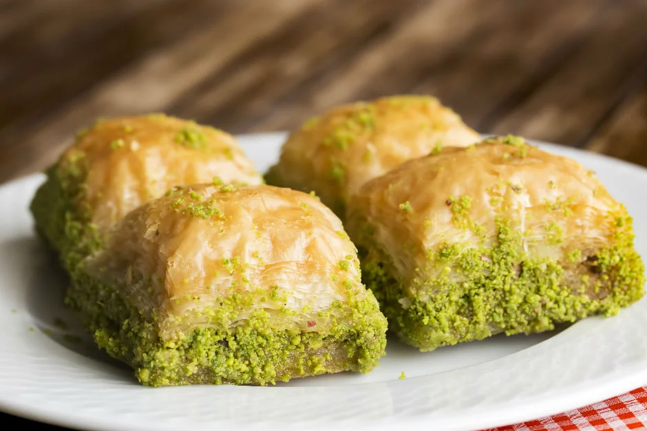 Bir Dilim Baklava Kaç Kalori? - Emiroğlu Baklava